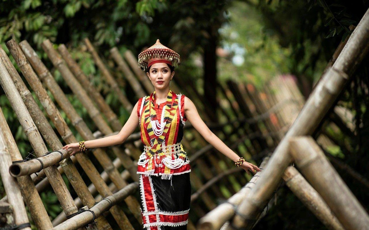 【泰国选美大家打扮得像是persona】其实是泰国各府特色服装设计大赛_哔哩哔哩_bilibili